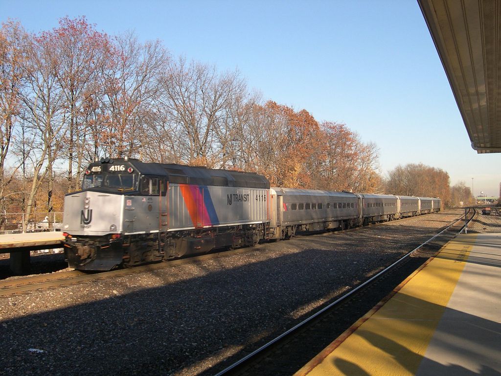 NJ Transit EMD F40PH-2CAT